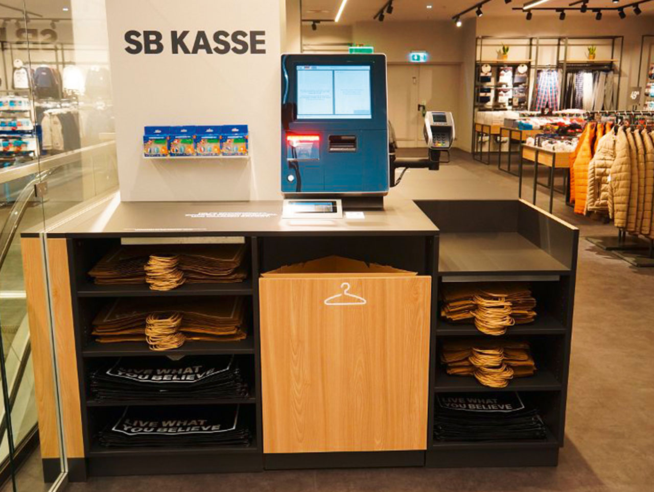 SB-Kassen kommen in Mode | stores+shops