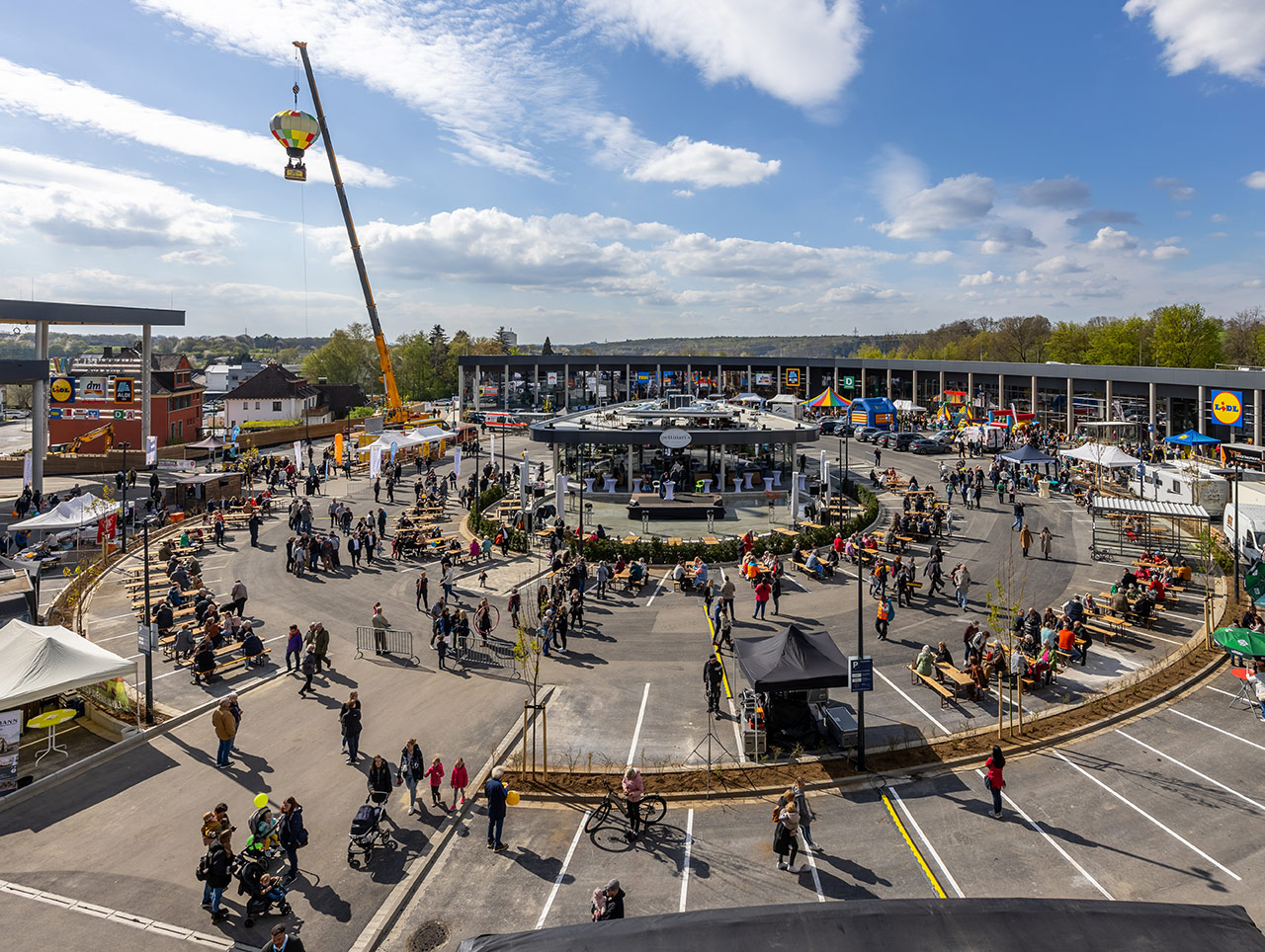 Shoppingmall mit Schwung: Die Westerwald Arkaden | stores+shops