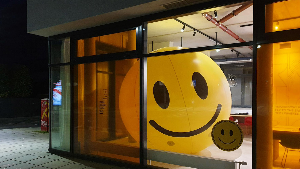 Smileys als Symbole des Aufbruchs | stores+shops