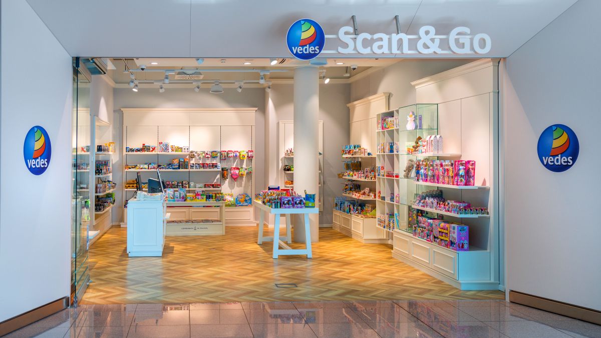 Vedes: SCO-Premiere am Flughafen | stores+shops