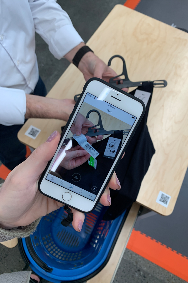 Decathlon expandiert mit Smartphone-betriebenen Filialen | stores+shops