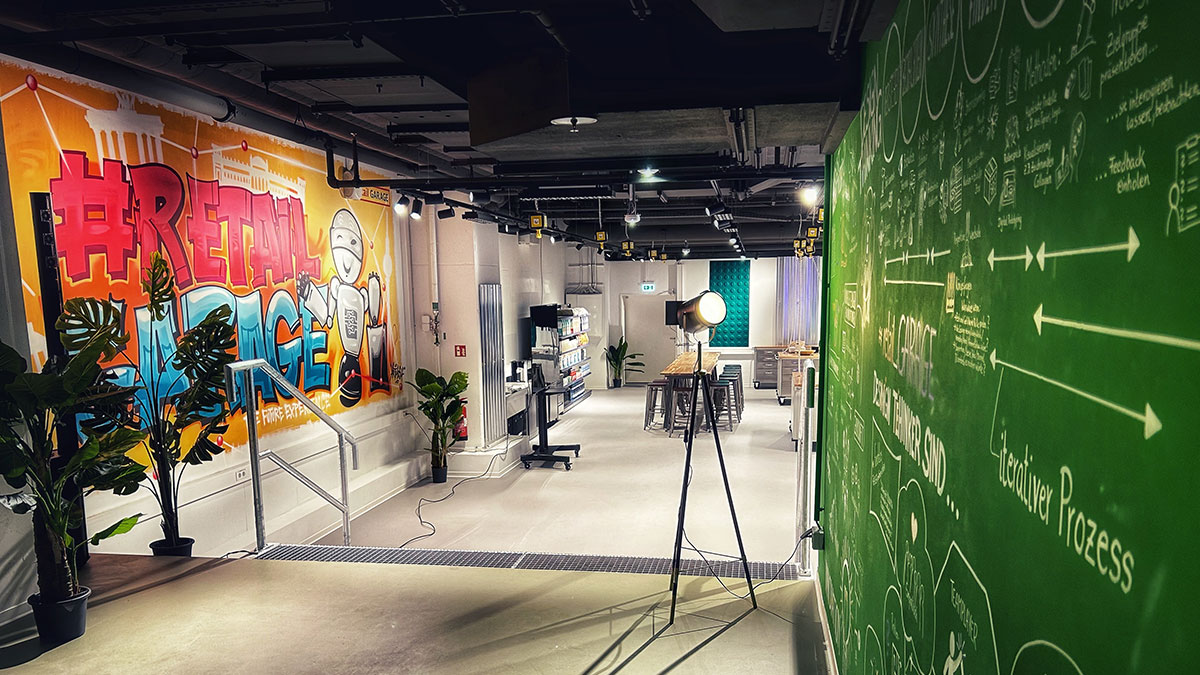 Gründergeist in der Werkstatt: Die Retail Garage steht offen | stores+shops