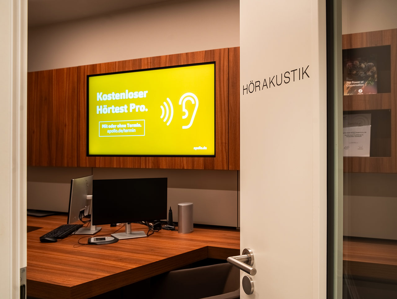 Apollo: Flagship-Store mit 360-Grad-Erlebnis | stores+shops