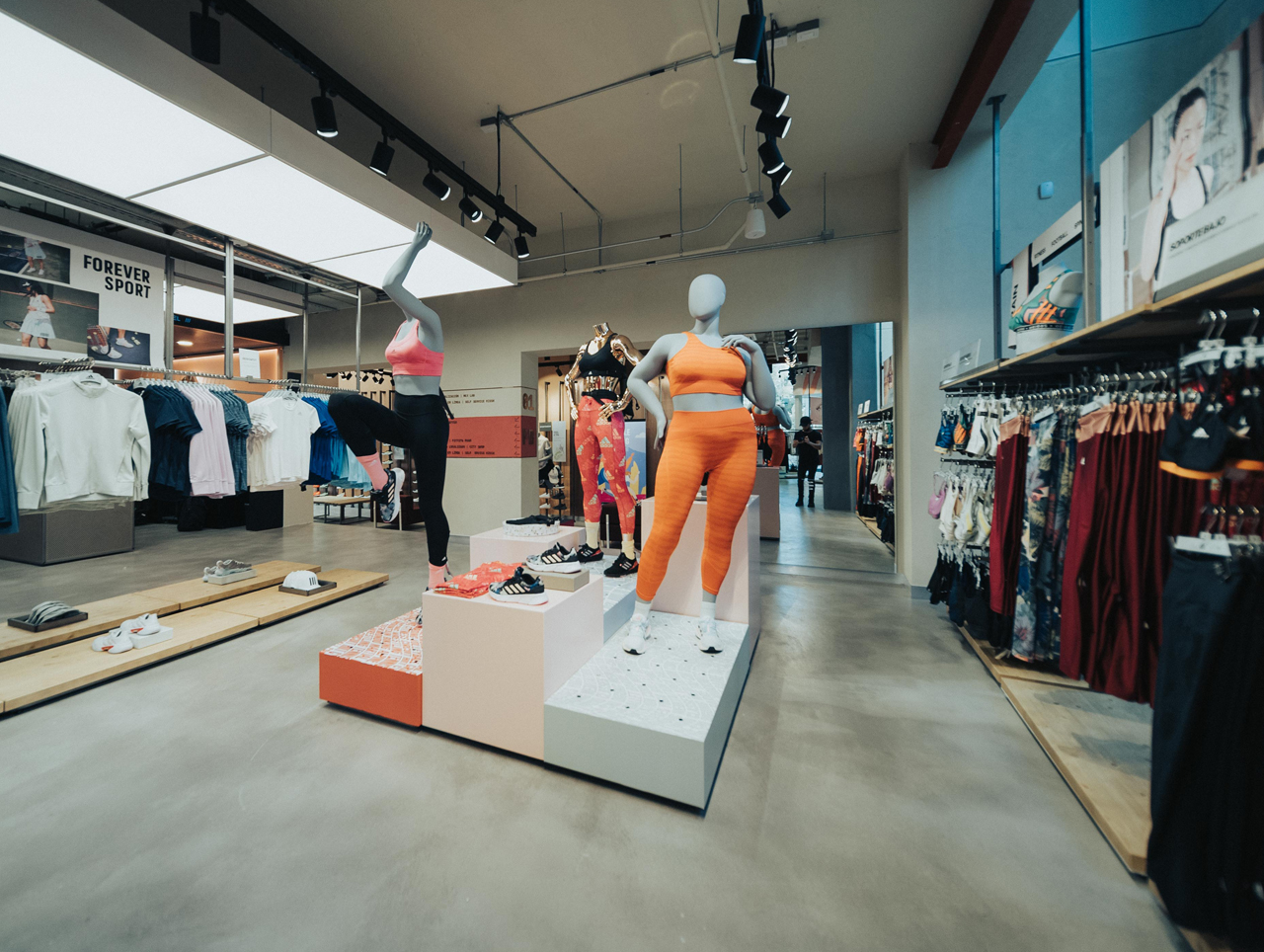 Adidas: Zentrum für Laufsport | stores+shops