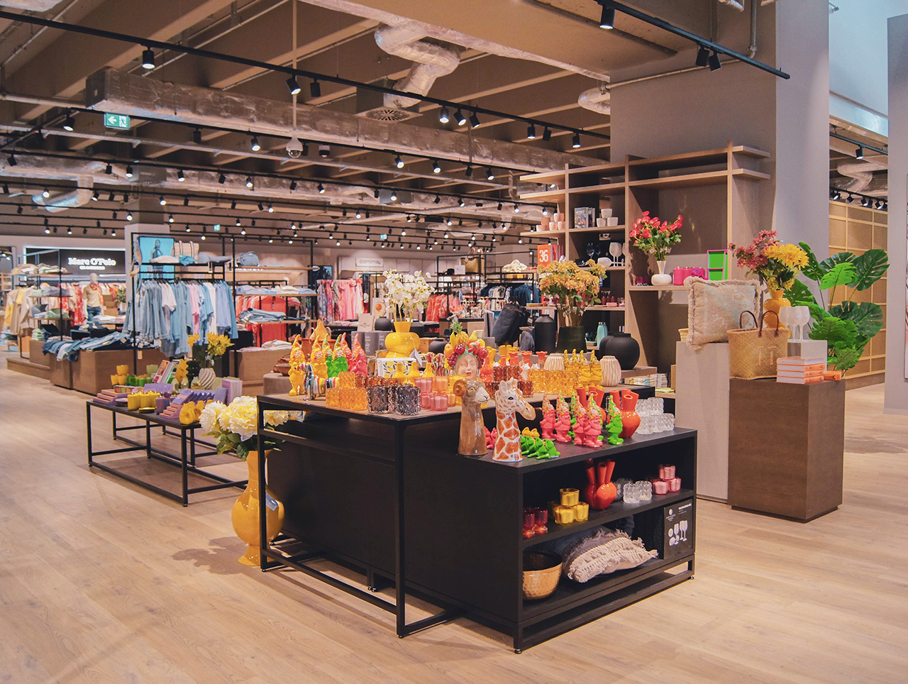 Robert Ley: Shoppen und Verweilen | stores+shops