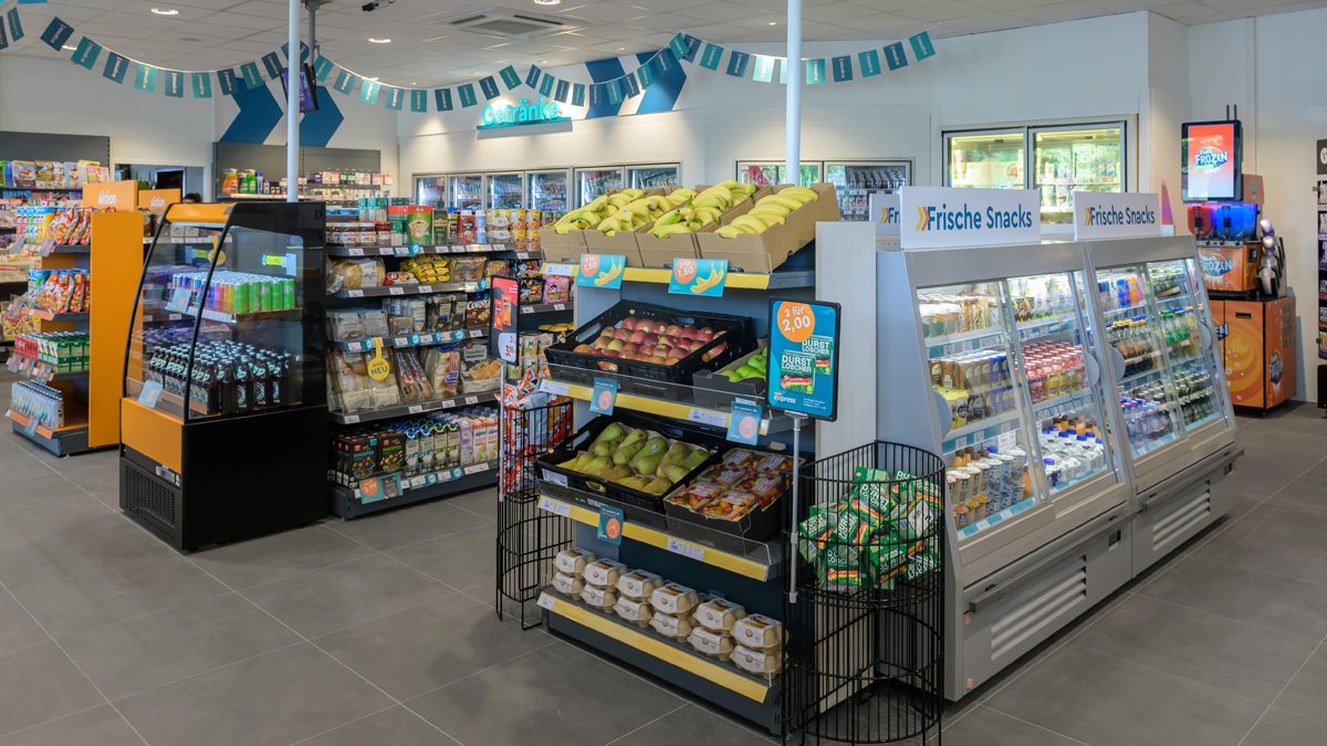 Der „Rewe Express" rollt | stores+shops