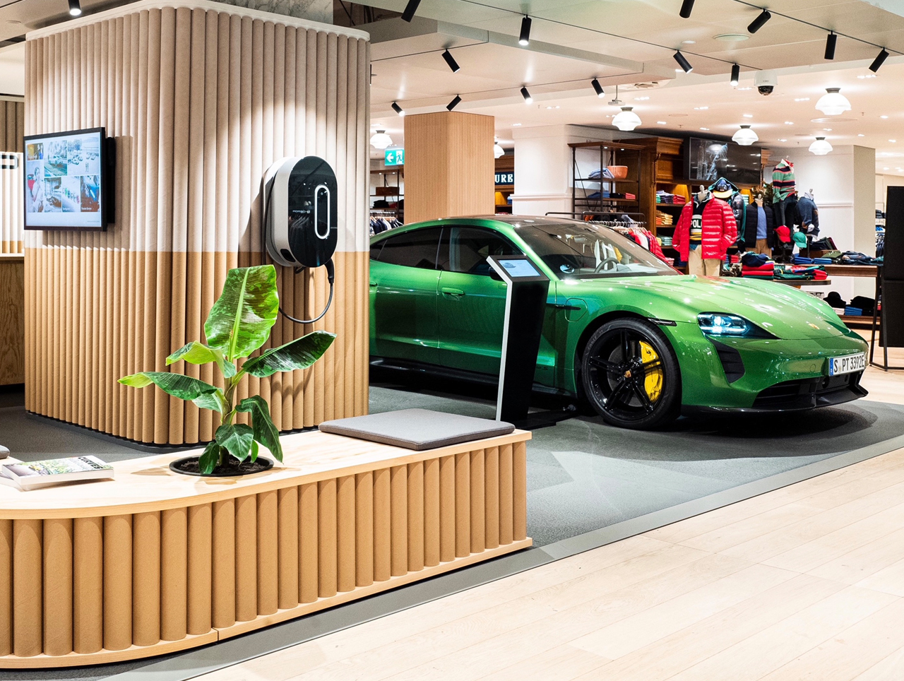 Porsche Pop-up bei Oberpollinger | stores+shops
