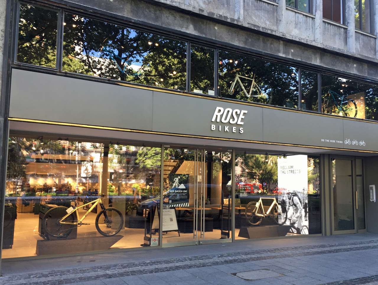 Mehr Raum für Rose | stores+shops