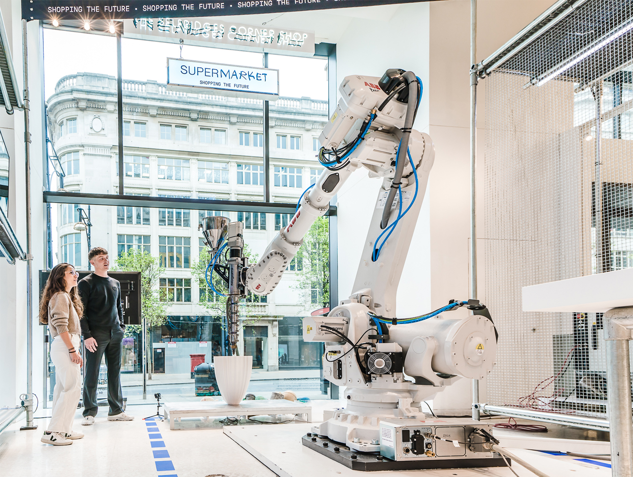 Selfridges: Experimenteller Supermarkt der Zukunft | stores+shops