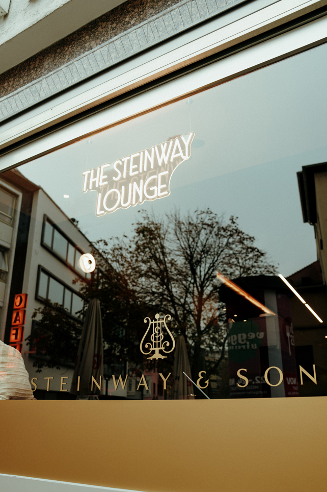 Steinway & Sons: Pop-up mit digitalem Touch | stores+shops