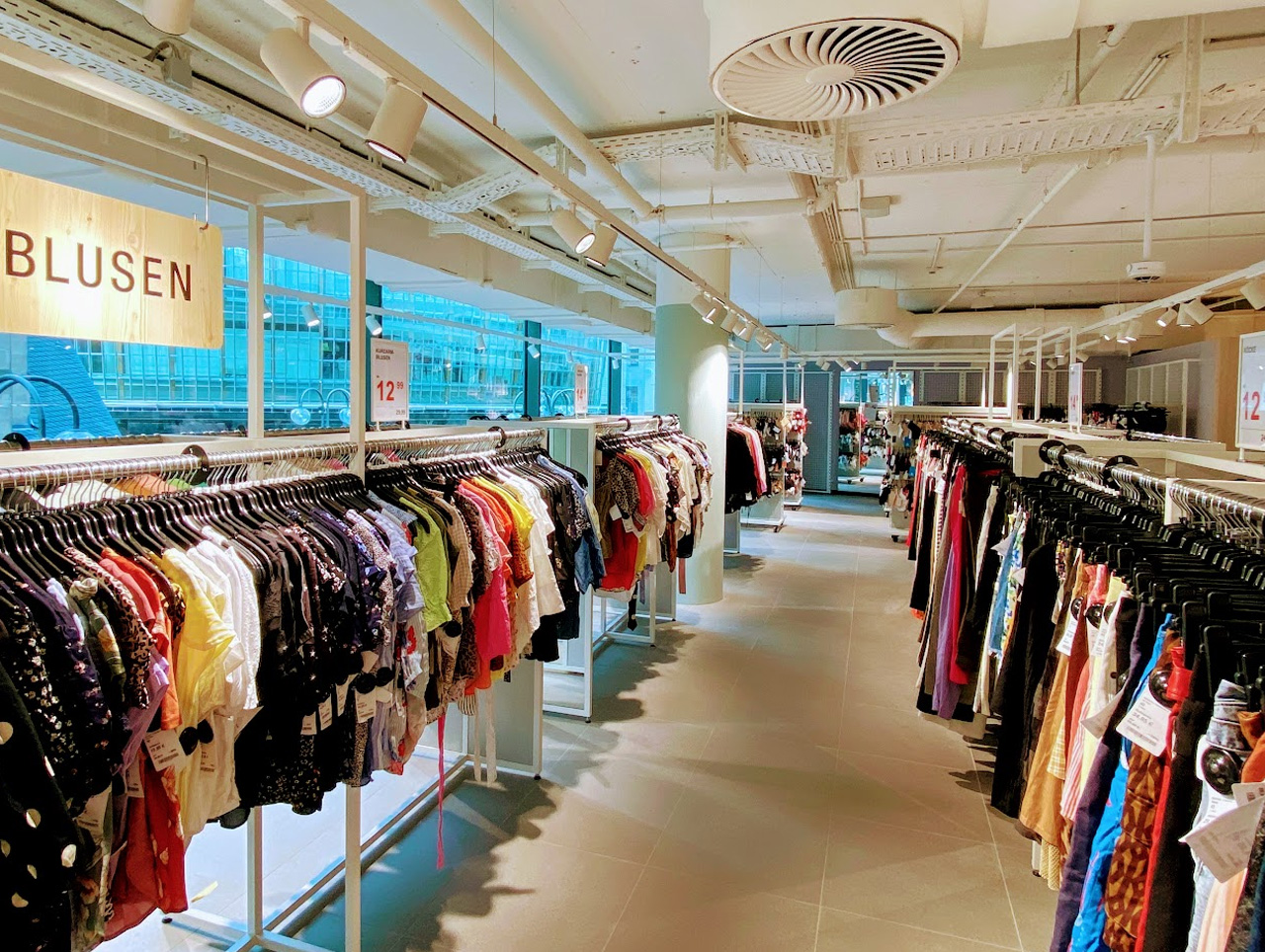 Zalando: Mega-Outlet in Köln | stores+shops Zalando: Mega-Outlet in Köln | stores+shops