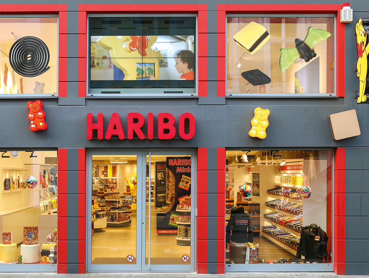 Die DNA in der dritten Dimension | stores+shops